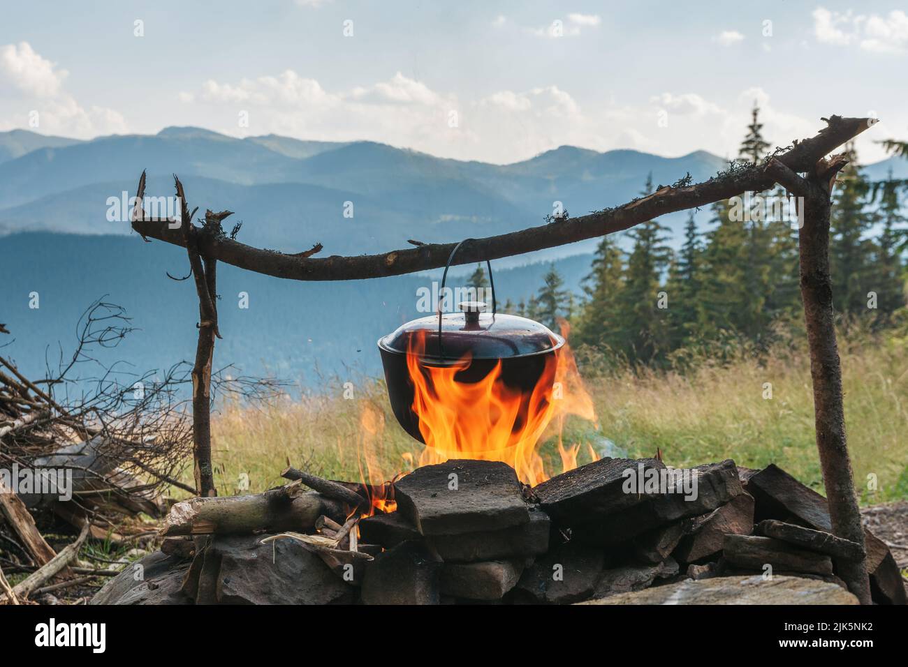 Campfire gear hi-res stock photography and images - Alamy
