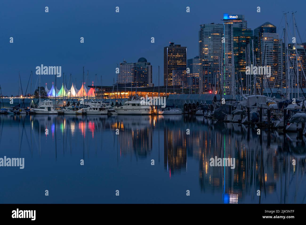 One canada place hi-res stock photography and images - Alamy