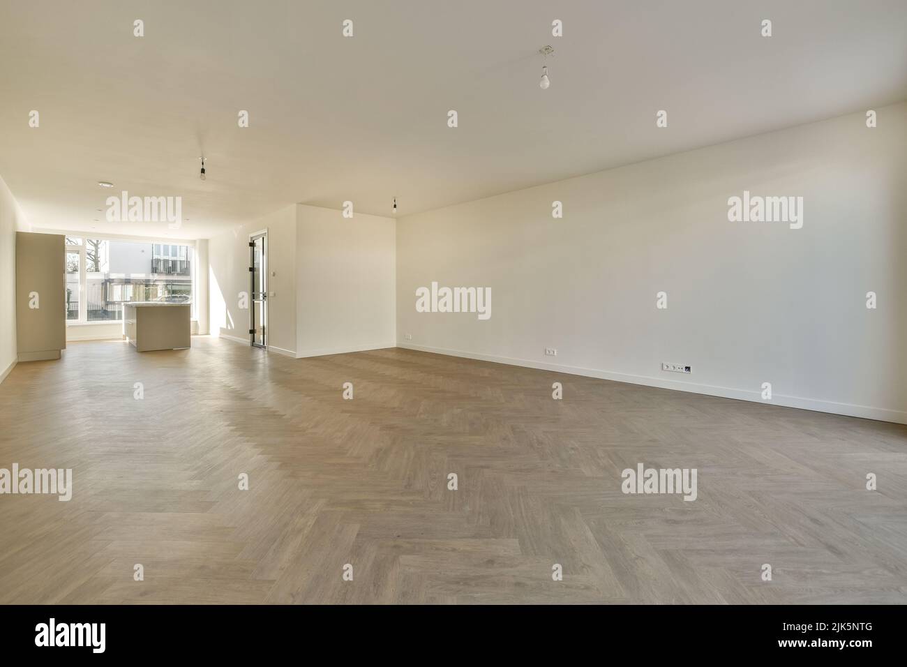 A cozy and spacious empty room in a luxury house Stock Photo - Alamy