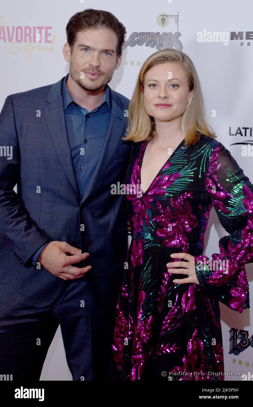 LA TEMTATION PROFESSIONAL WOMENS FOOTBALL TEAM Stock Photo - Alamy