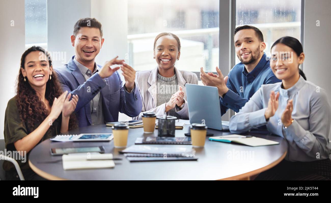 Business people meeting round table hi-res stock photography and images ...