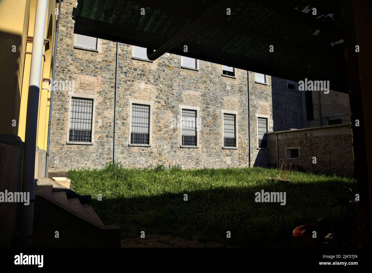 Sun lit terrace hi-res stock photography and images - Alamy