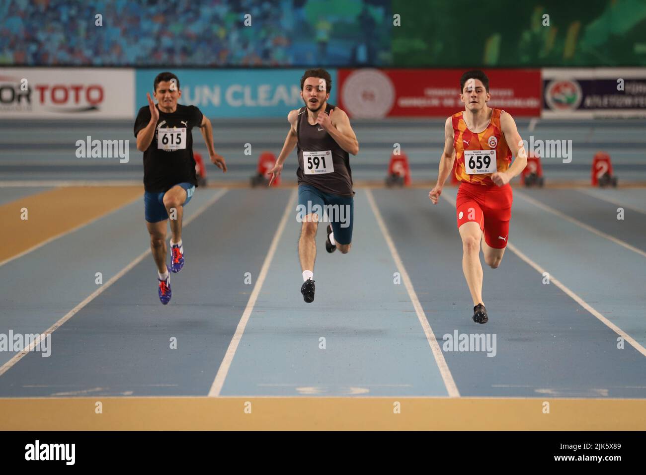 ISTANBUL, TURKEY - FEBRUARY 19, 2022: Athletes running during Turkey ...
