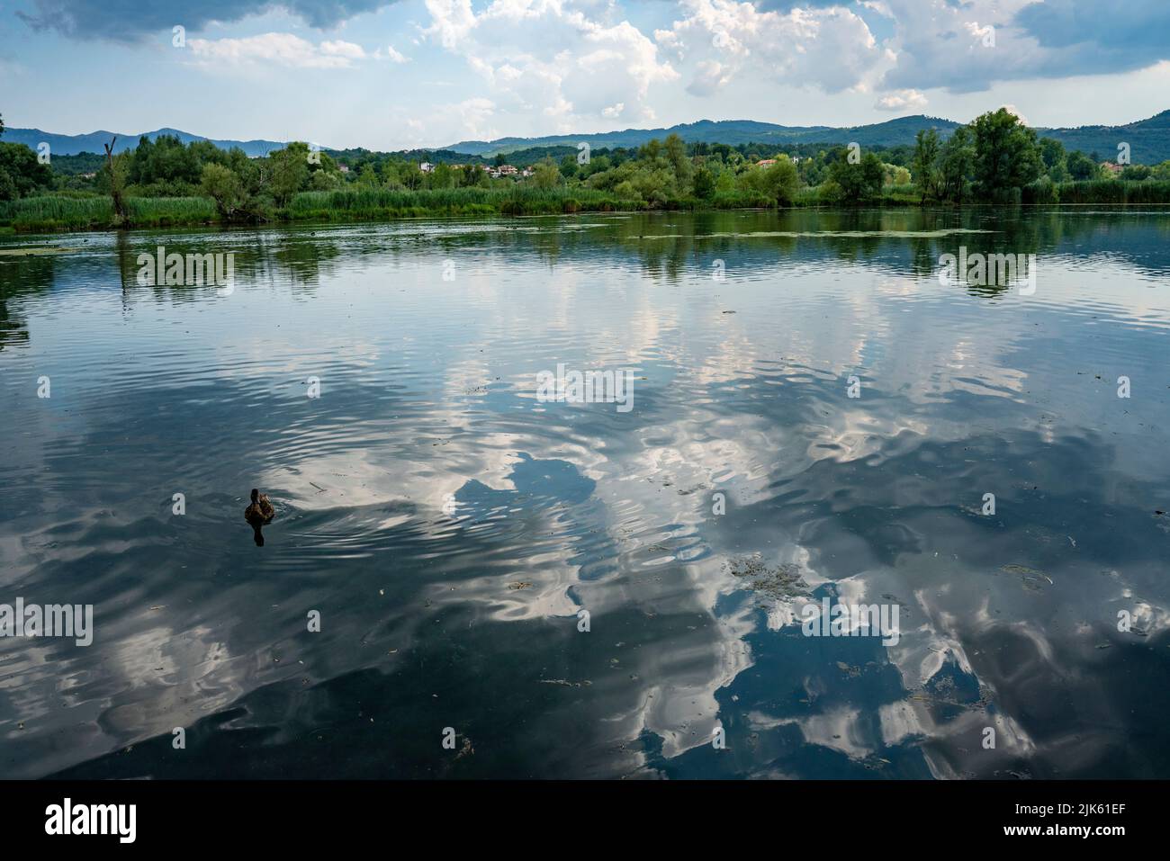 Lago di Posta Fibreno, Italia Stock Photo - Alamy