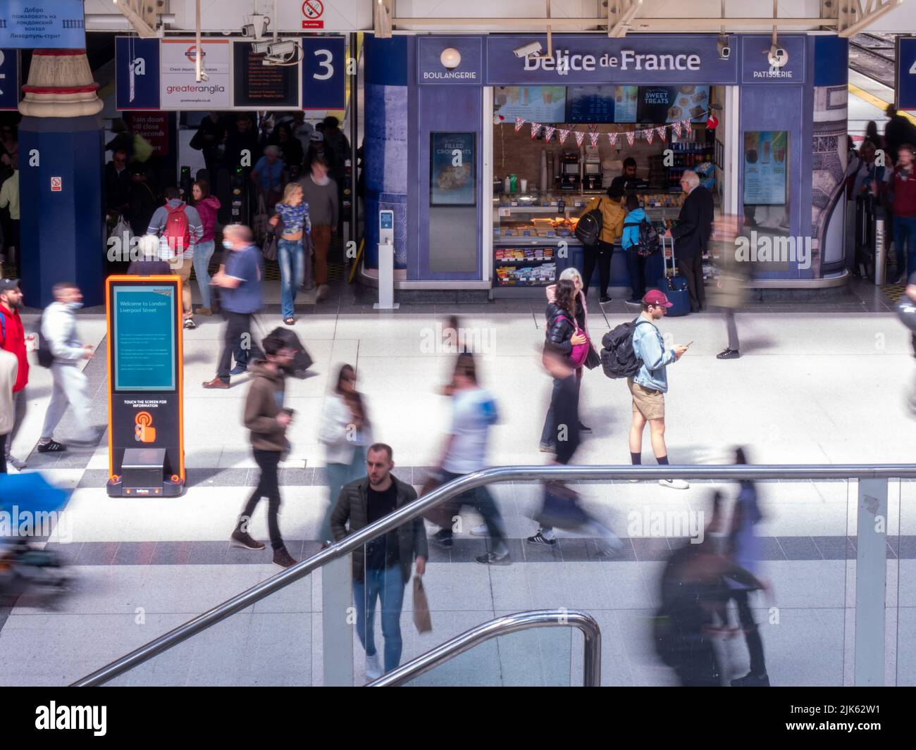 Waiting on the train Concourse -2 Stock Photo - Alamy