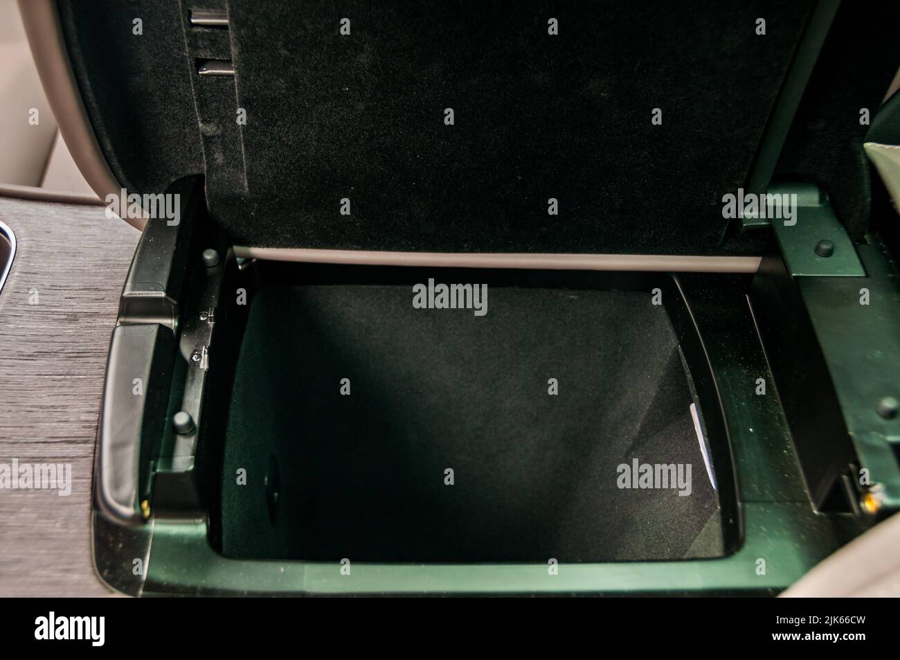 The side opening lockable cubby hole of the Nio ES7 Premier Edition on ...