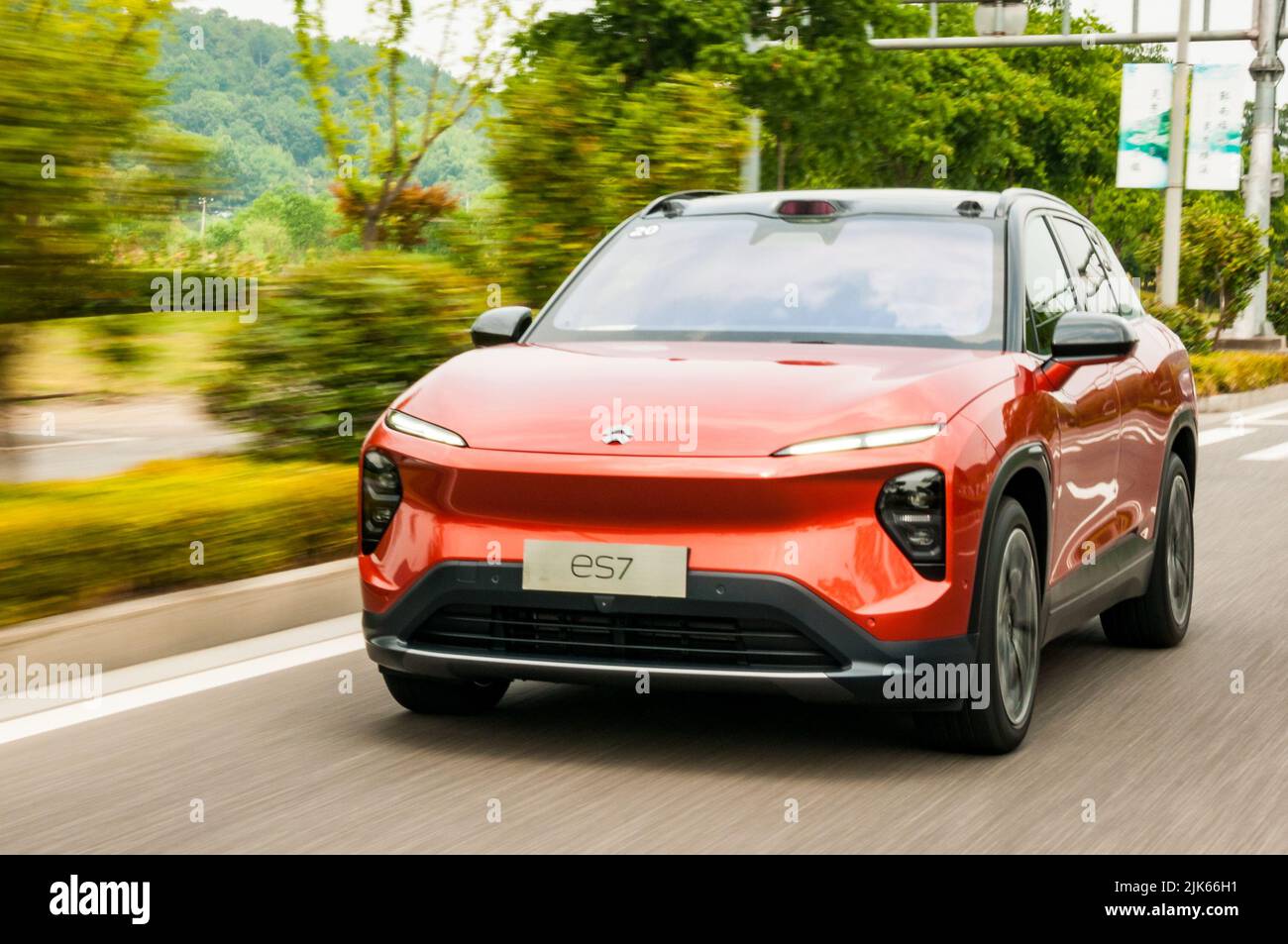 A Nio ES7 Premier Version being driven on an official media test in the ...