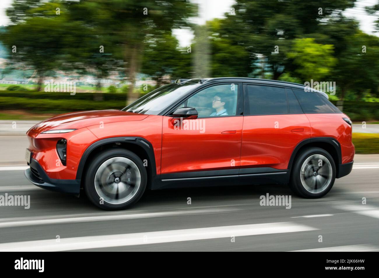 A Nio ES7 Premier Version being driven on an official media test in the ...