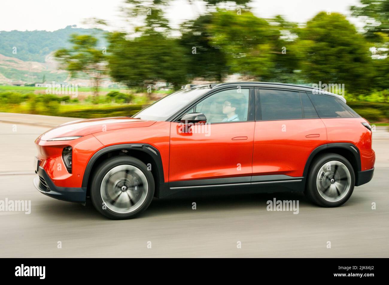 A Nio ES7 Premier Version being driven on an official media test in the ...