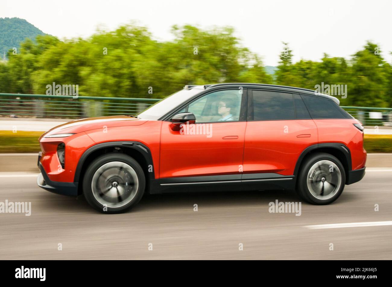A Nio ES7 Premier Version being driven on an official media test in the ...