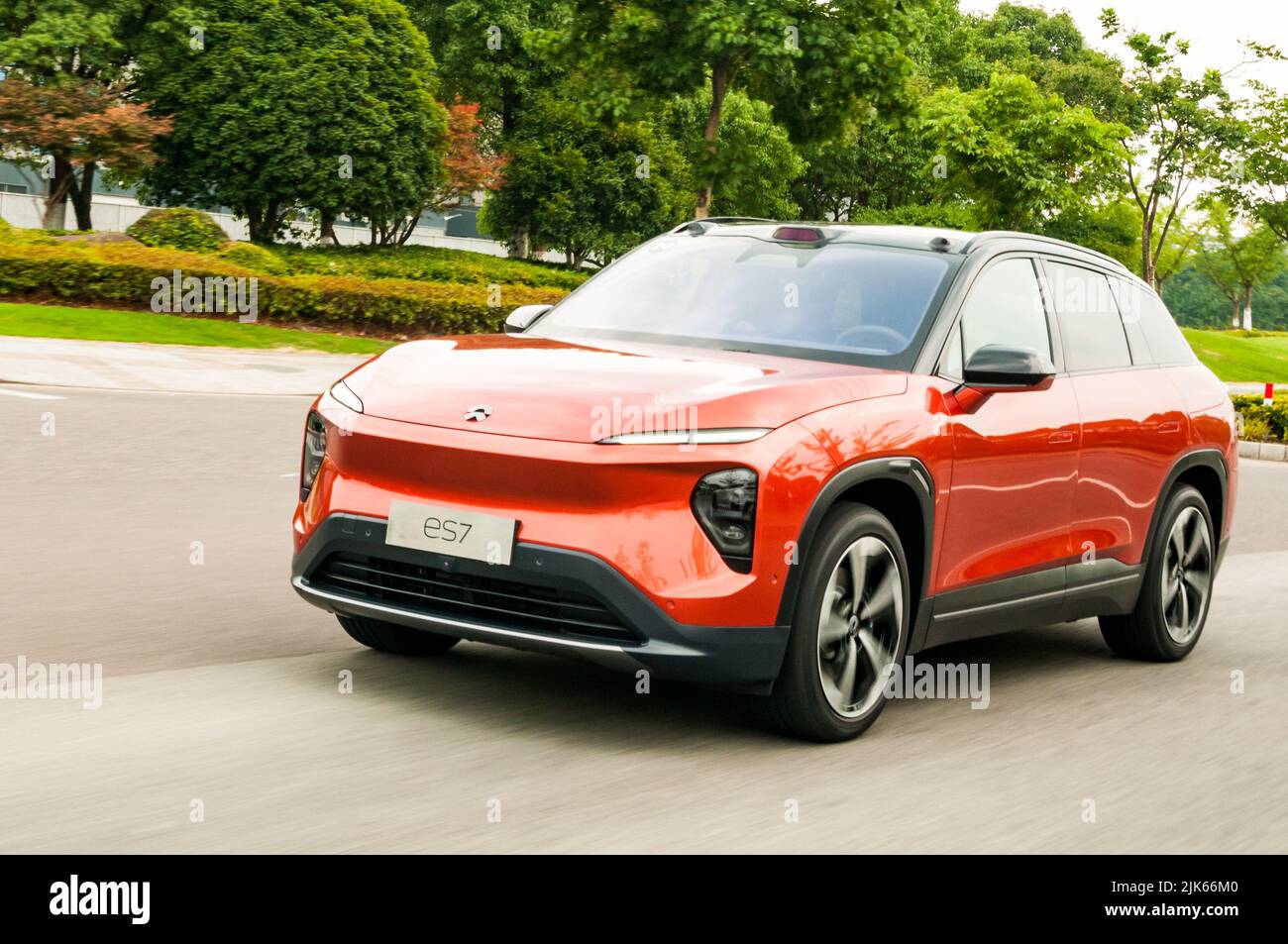 A Nio ES7 Premier Version being driven on an official media test in the ...
