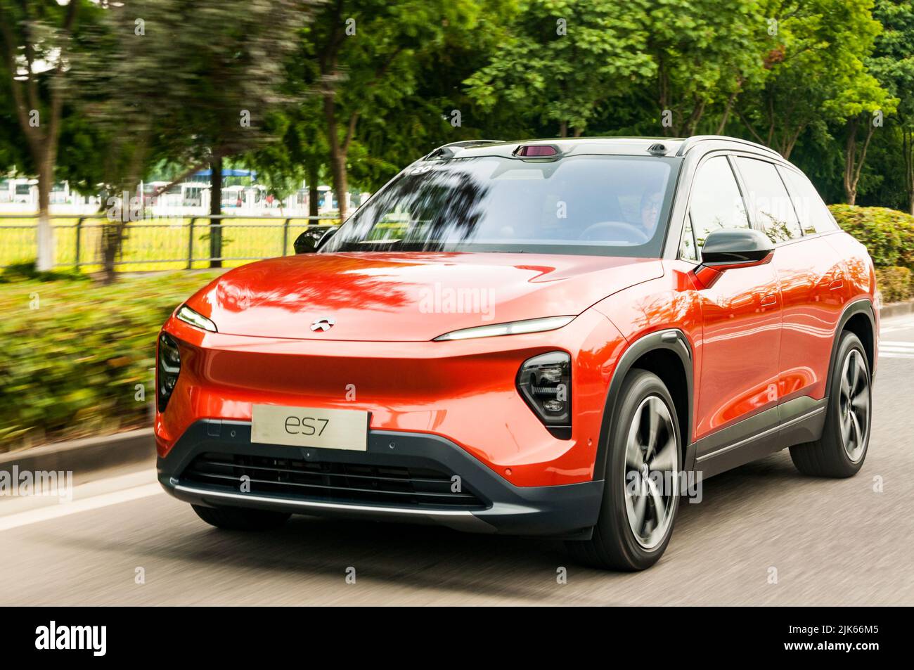A Nio ES7 Premier Version being driven on an official media test in the ...