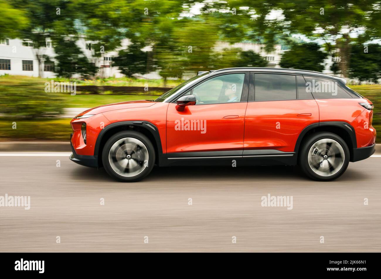 A Nio ES7 Premier Version being driven on an official media test in the ...