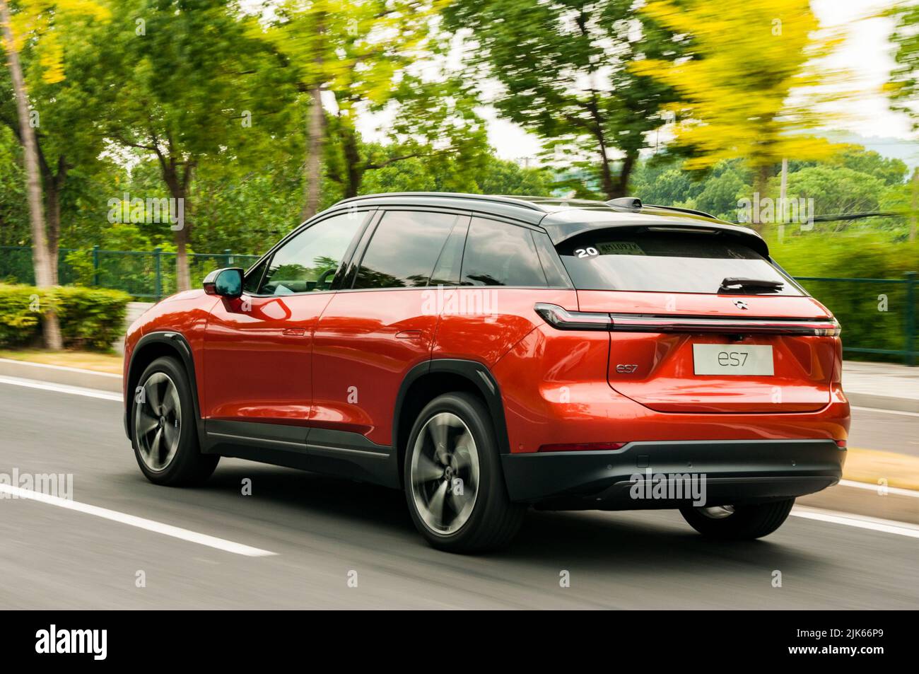 A Nio ES7 Premier Version being driven on an official media test in the ...