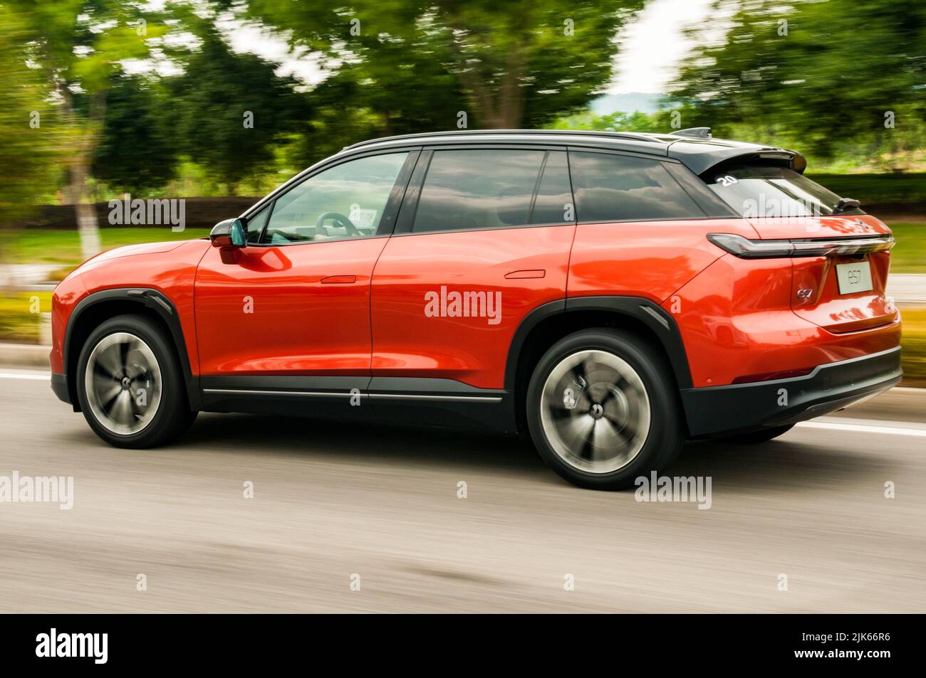 A Nio ES7 Premier Version being driven on an official media test in the ...