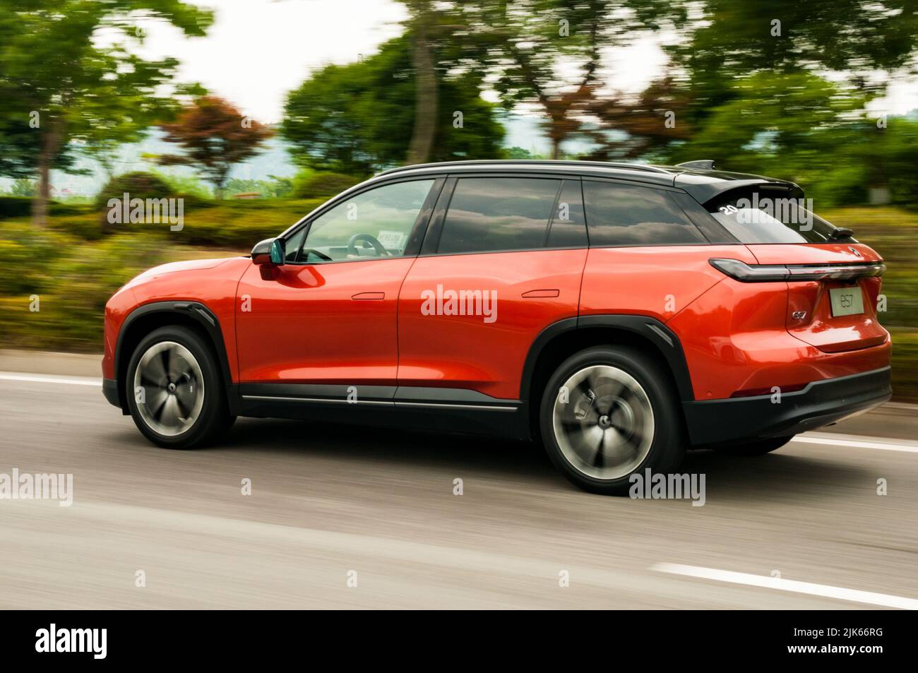A Nio ES7 Premier Version being driven on an official media test in the ...