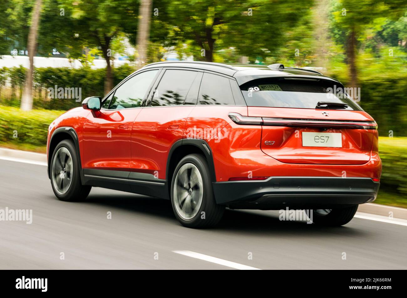 A Nio ES7 Premier Version being driven on an official media test in the ...