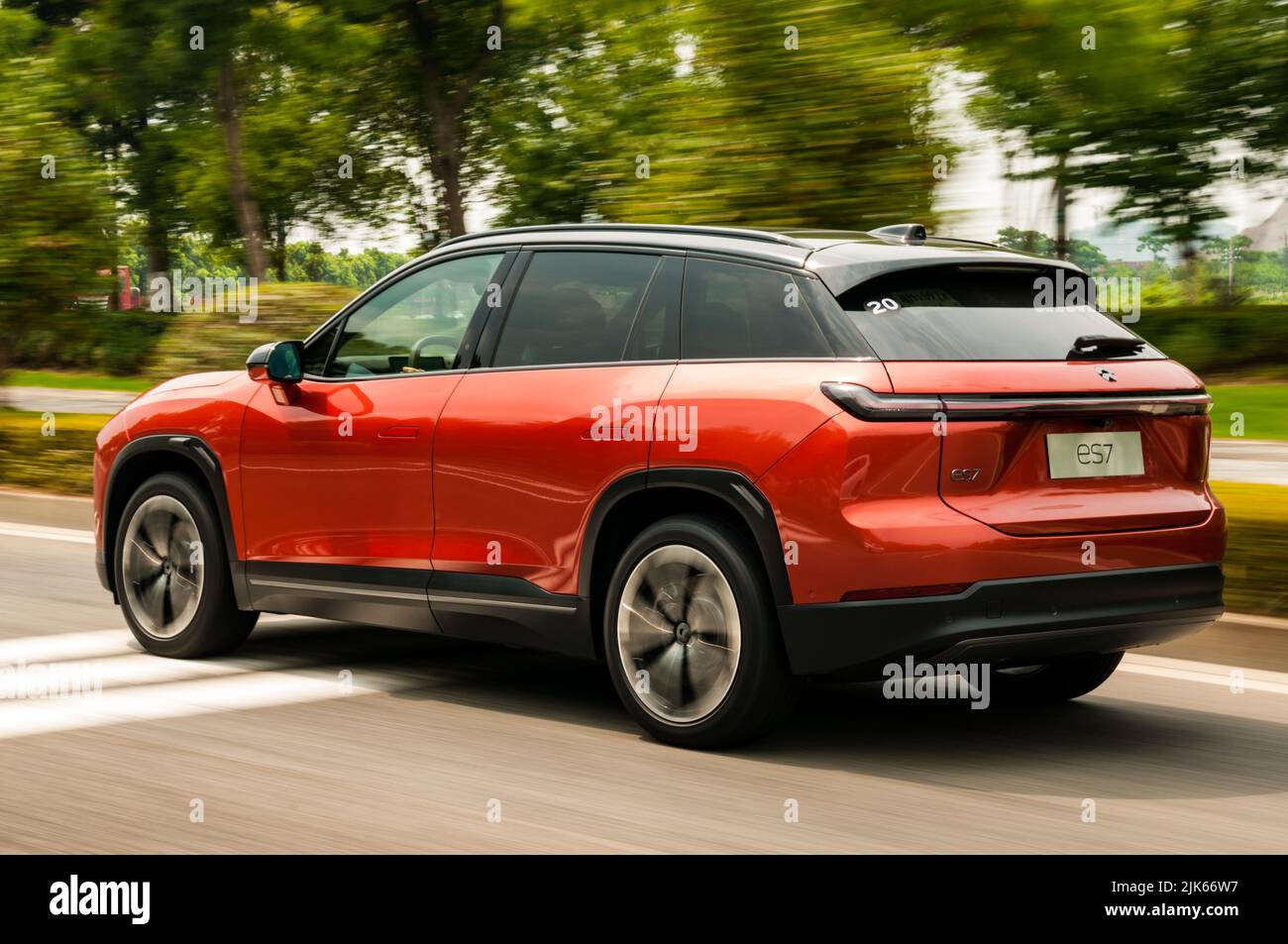 A Nio ES7 Premier Version being driven on an official media test in the ...