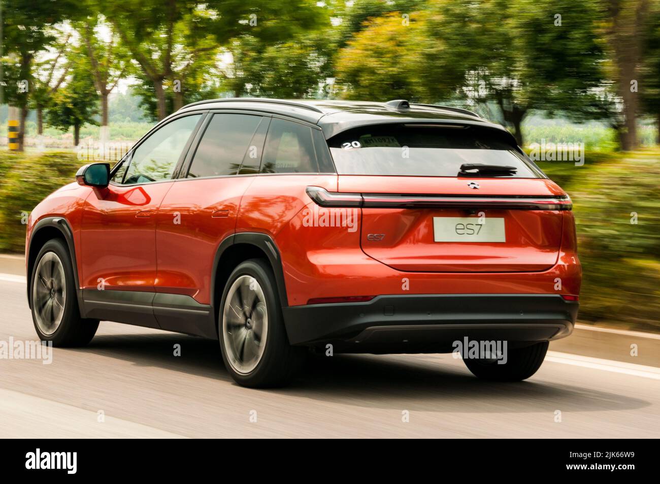 A Nio ES7 Premier Version being driven on an official media test in the ...