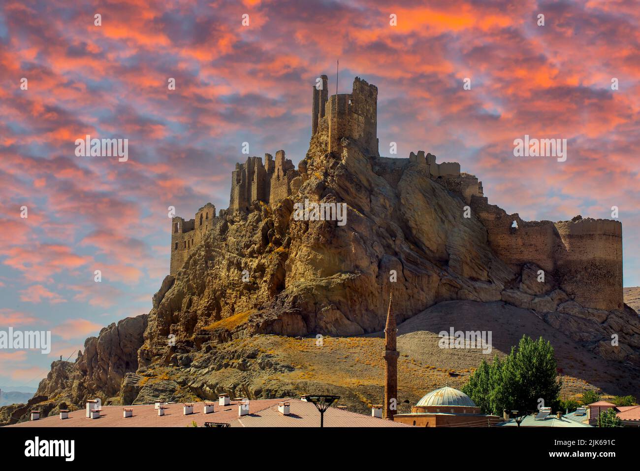 Hosap Kalesi (Castle) Van, Turkey. View on hosap castle on and the ...