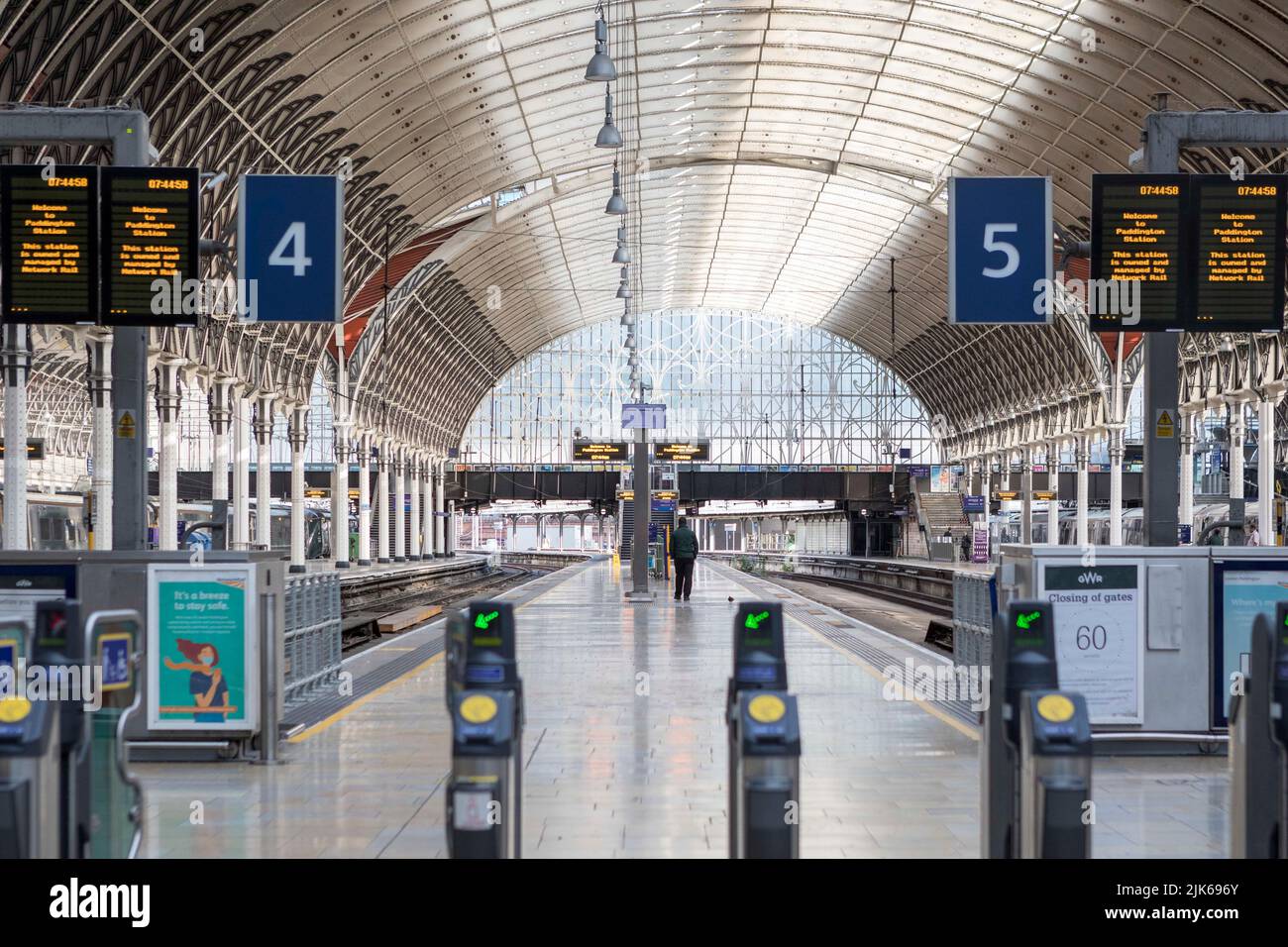 London Paddington train station as seen during rush hour this morning ...