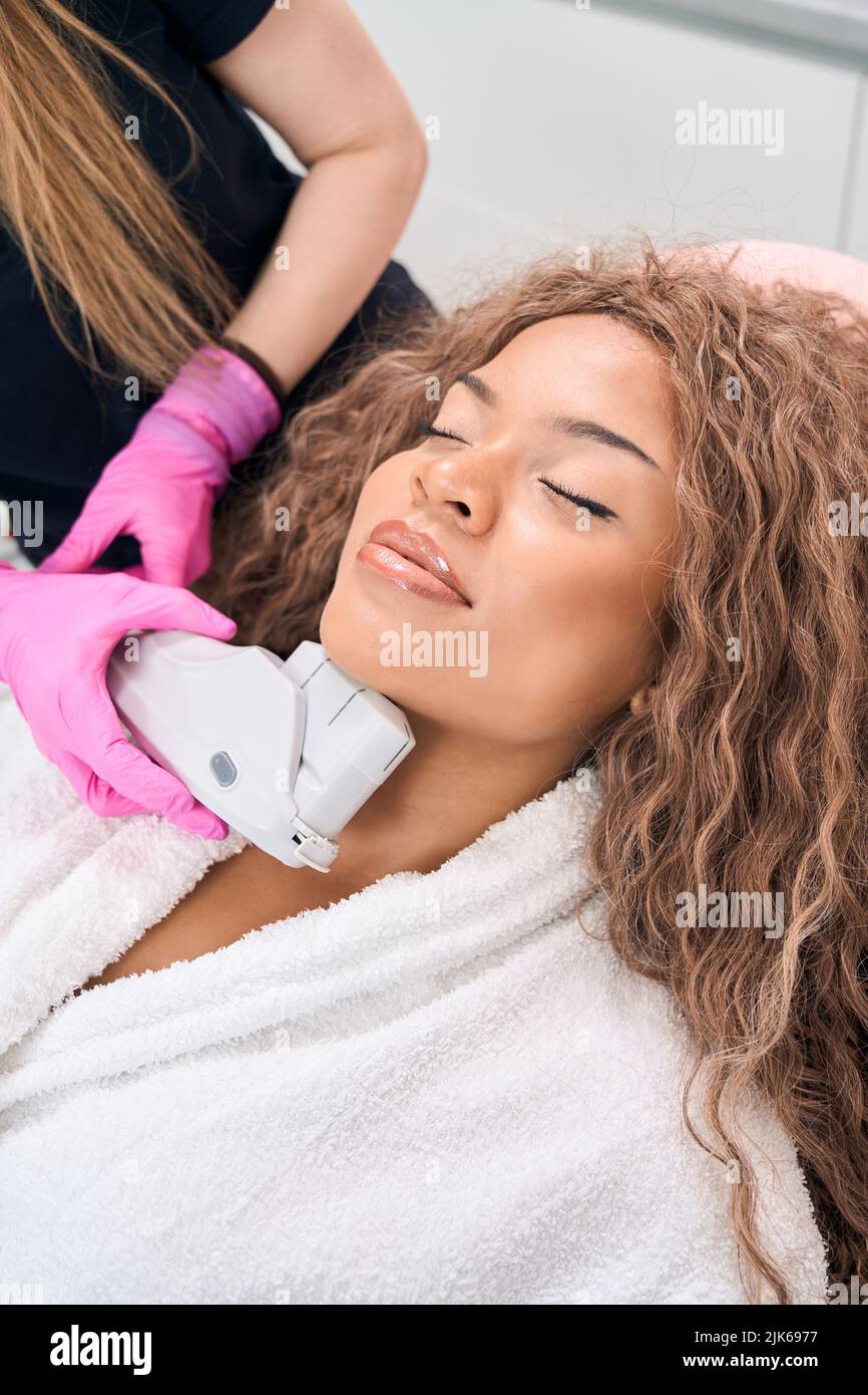 Painless high-tech hardware procedure of smas-lifting of the chin area ...