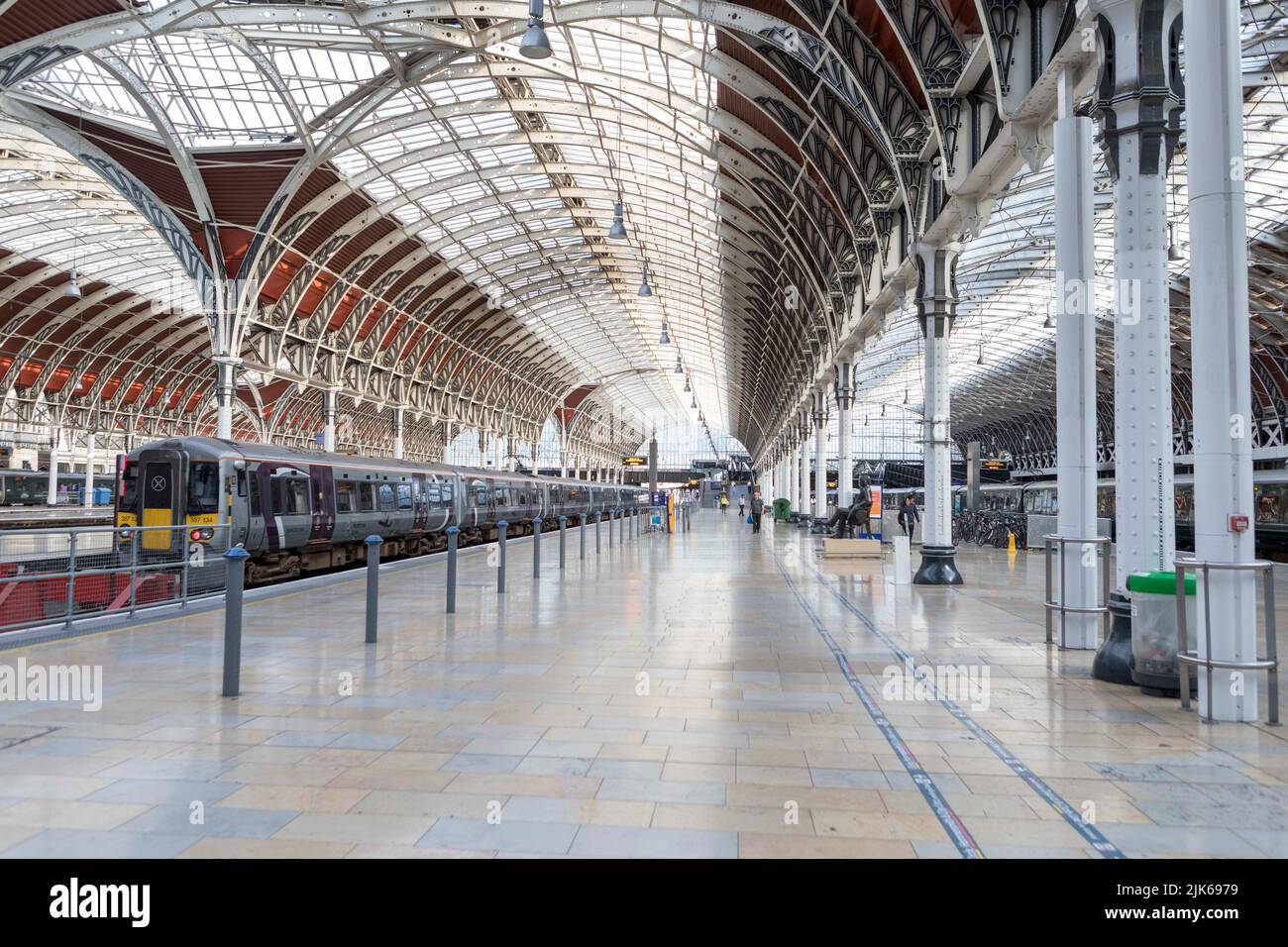 London Paddington train station as seen during rush hour this morning ...