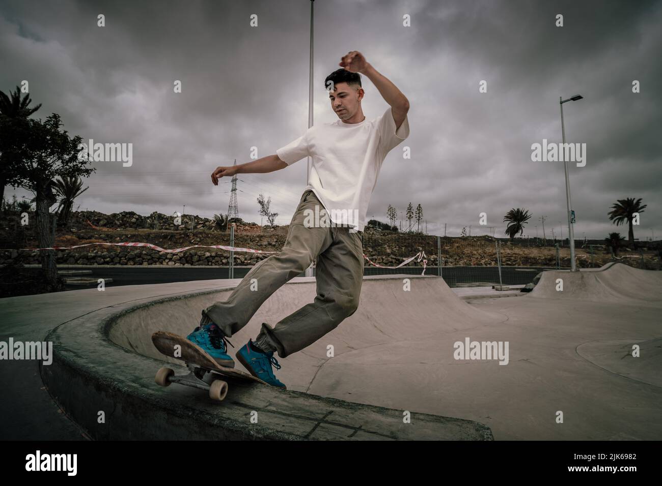 Male in skate park bowl hi-res stock photography and images - Alamy