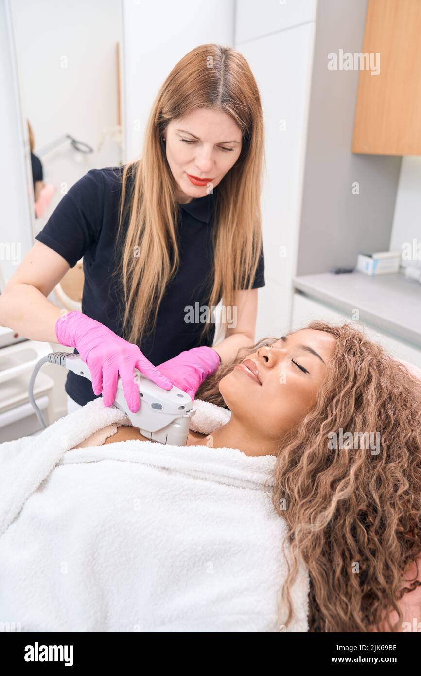 Lifting apparatus hi-res stock photography and images - Alamy