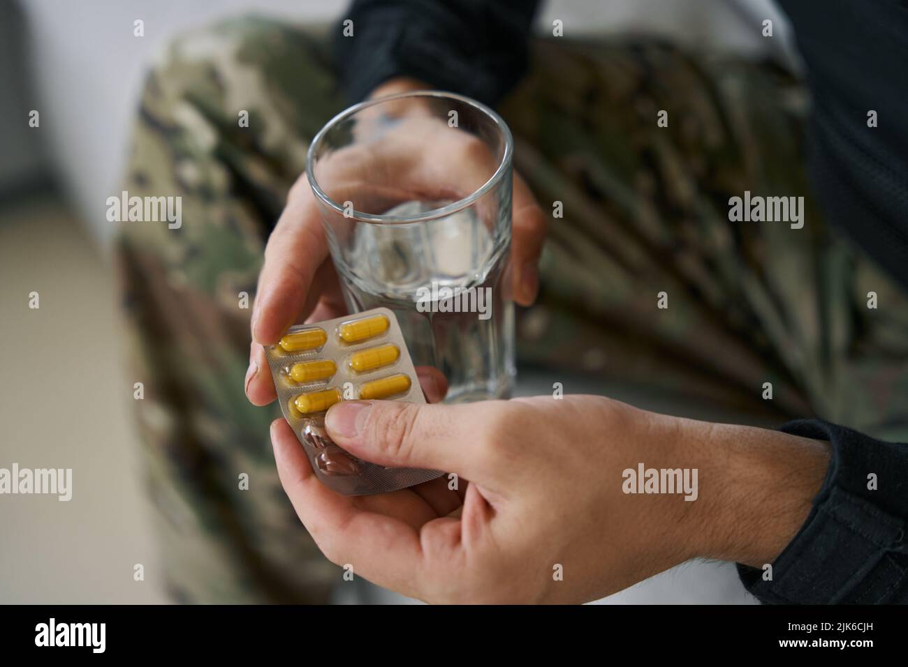 Army soldier tablet hi-res stock photography and images - Alamy