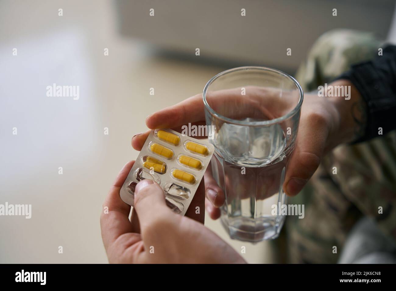 Army soldier tablet hi-res stock photography and images - Alamy