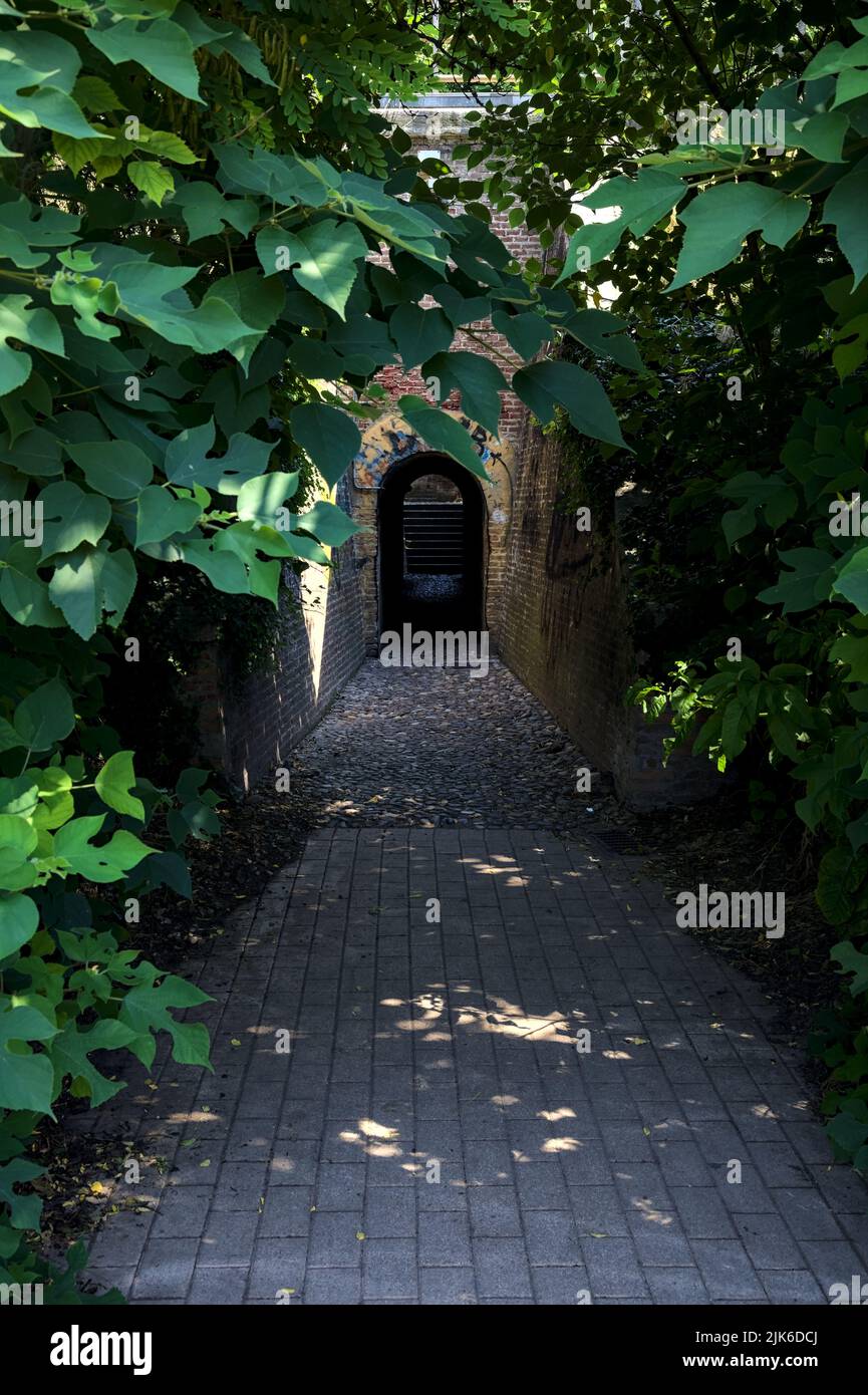 Arched brick passageway hi-res stock photography and images - Alamy