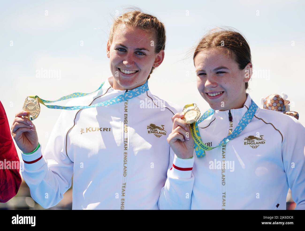 England's Katie Crowhurst (right) and her guide Jessica Fullagar ...