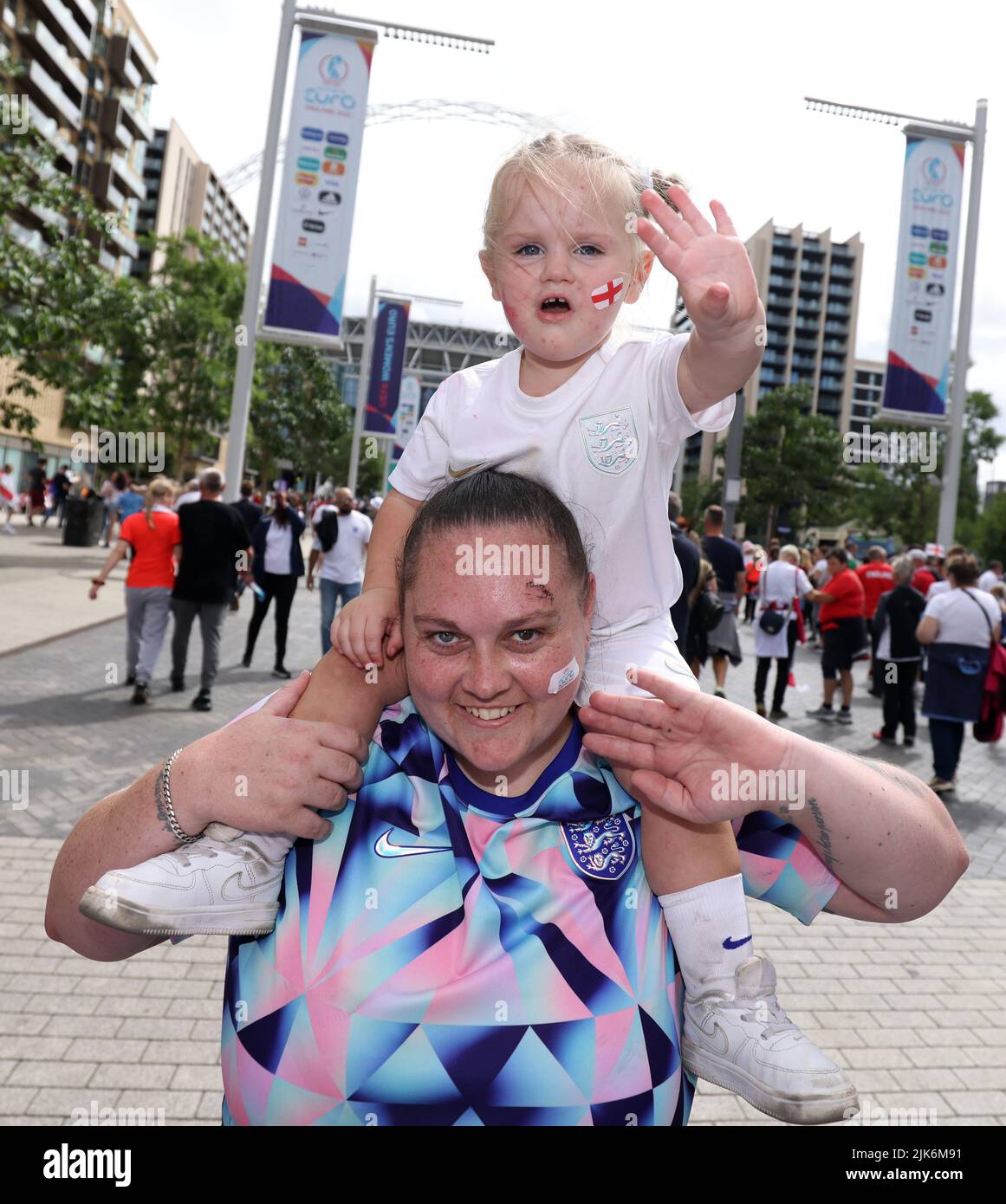 Nevaeh McKenzie 2, waves from the shoulders of Tash Applegate 28, on ...