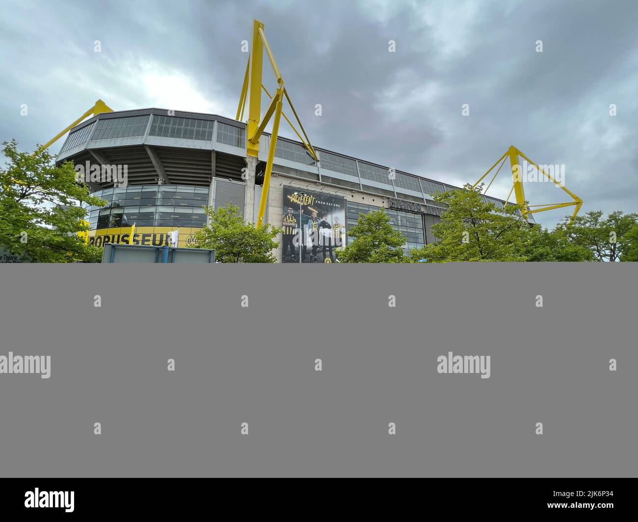 Football crowds 2023 hi-res stock photography and images - Alamy