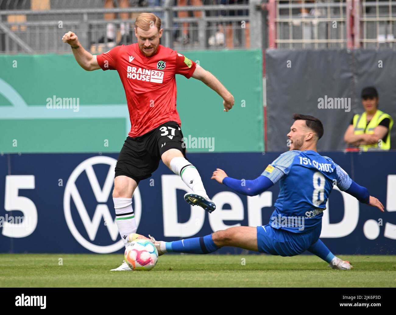 Mainz, Germany. 31st July, 2022. Soccer, DFB-Pokal, TSV Schott Mainz ...