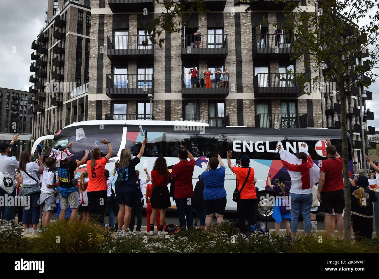 England womens football team fans hi-res stock photography and images ...