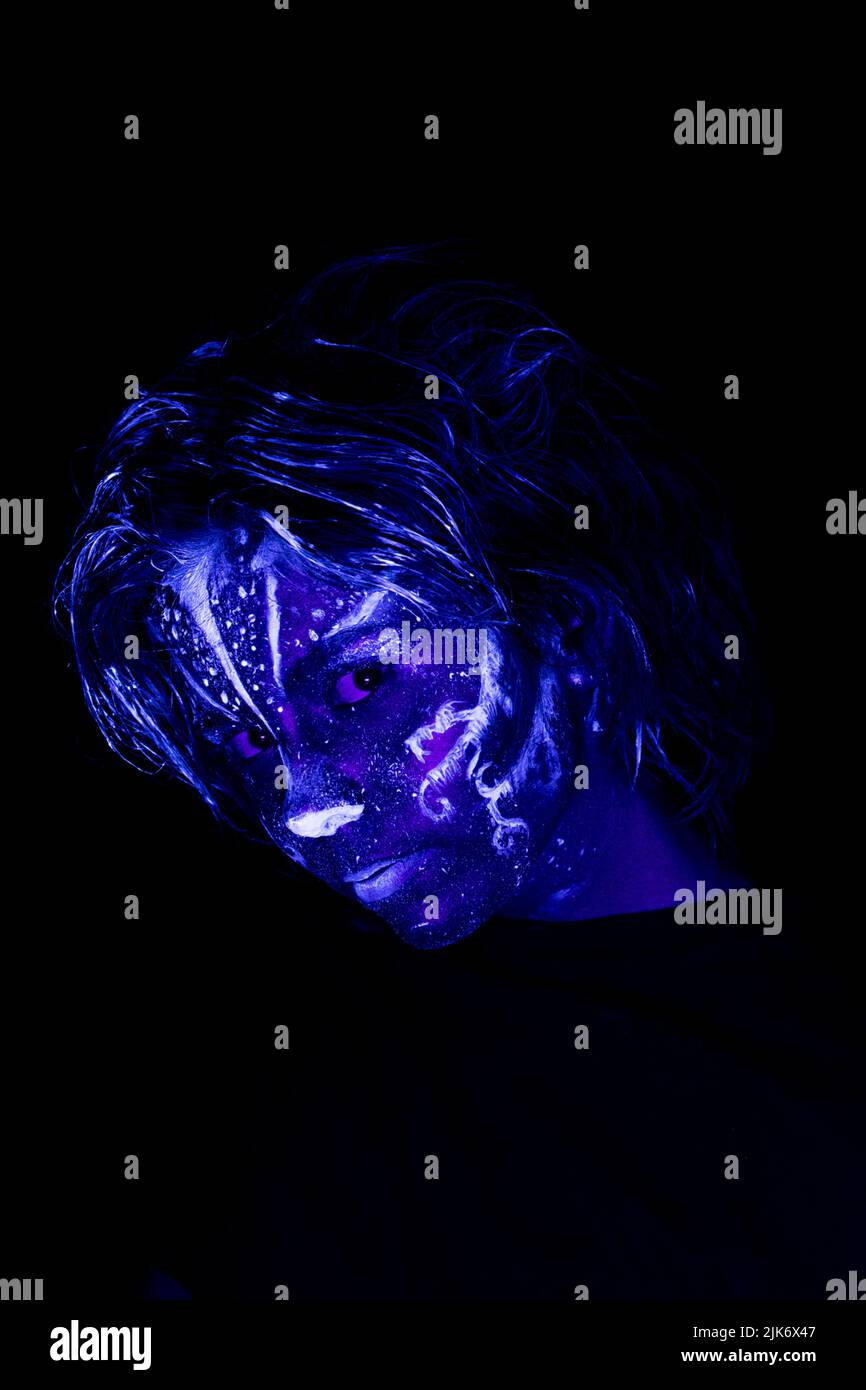 See ultraviolet colors hi-res stock photography and images - Alamy