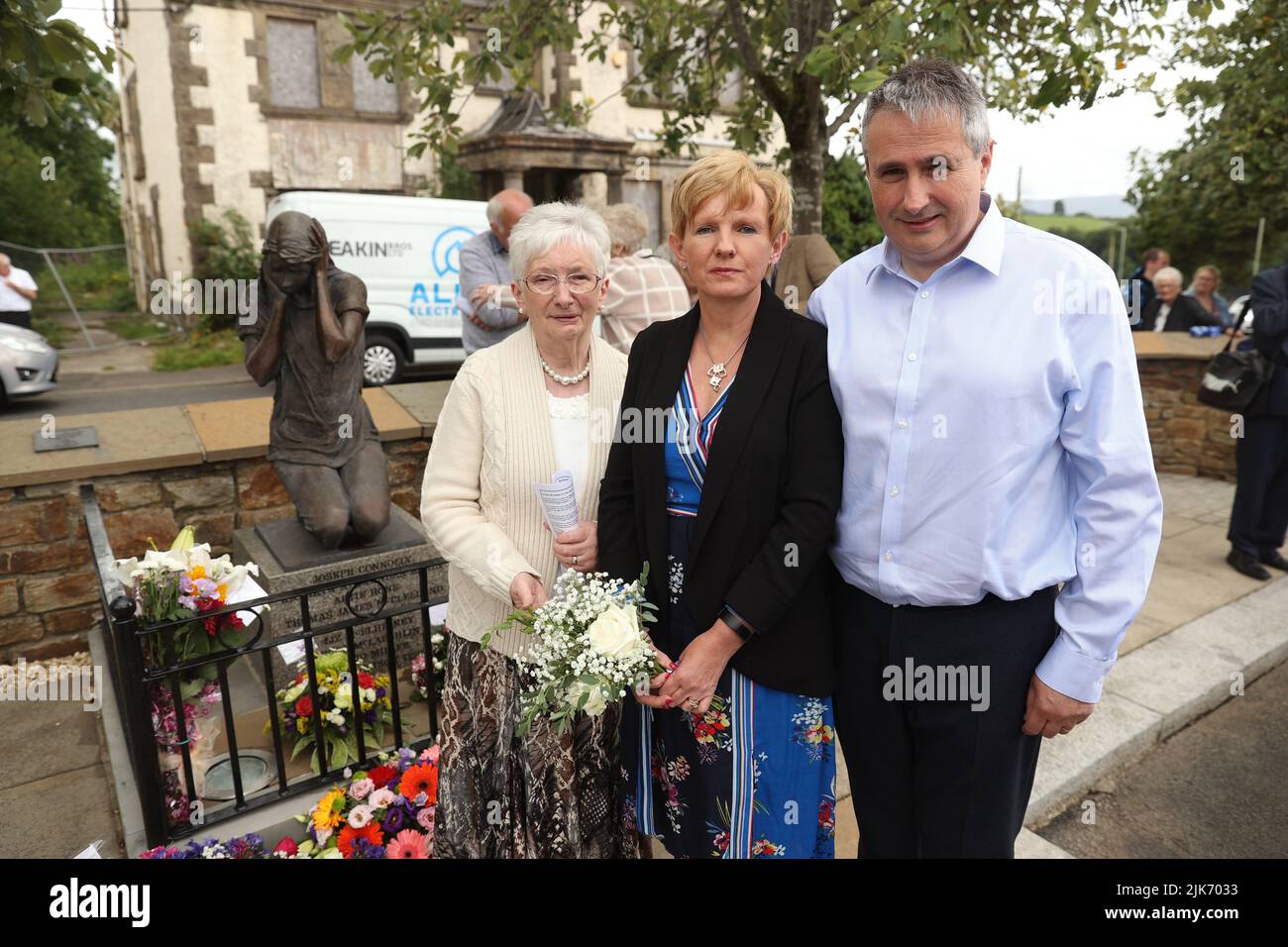 Anne Bradley, wife of victim Arthur Hone known as Artie Hone, (left ...