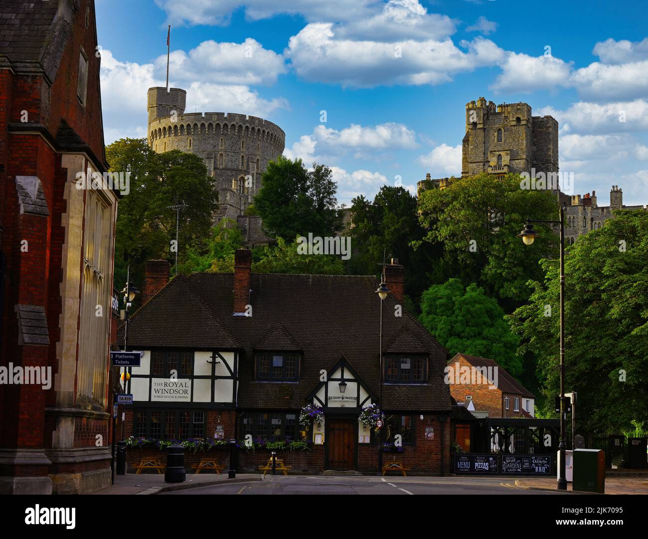 Windsor and eton riverside railway station hi-res stock photography and ...