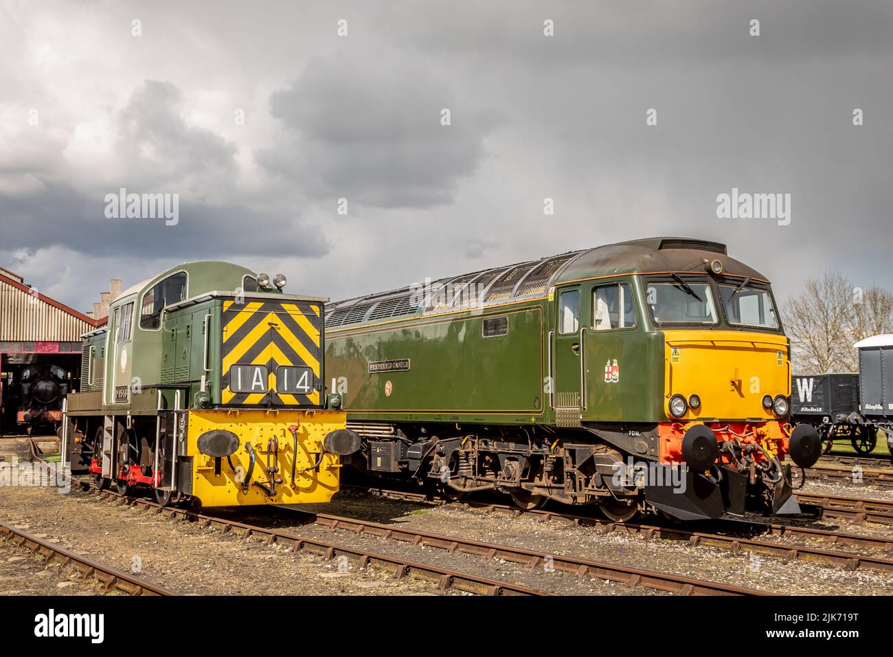 BR Class 14 No. D9516 and Class 57 No. 57604 'Pendennis Castle', Didcot ...