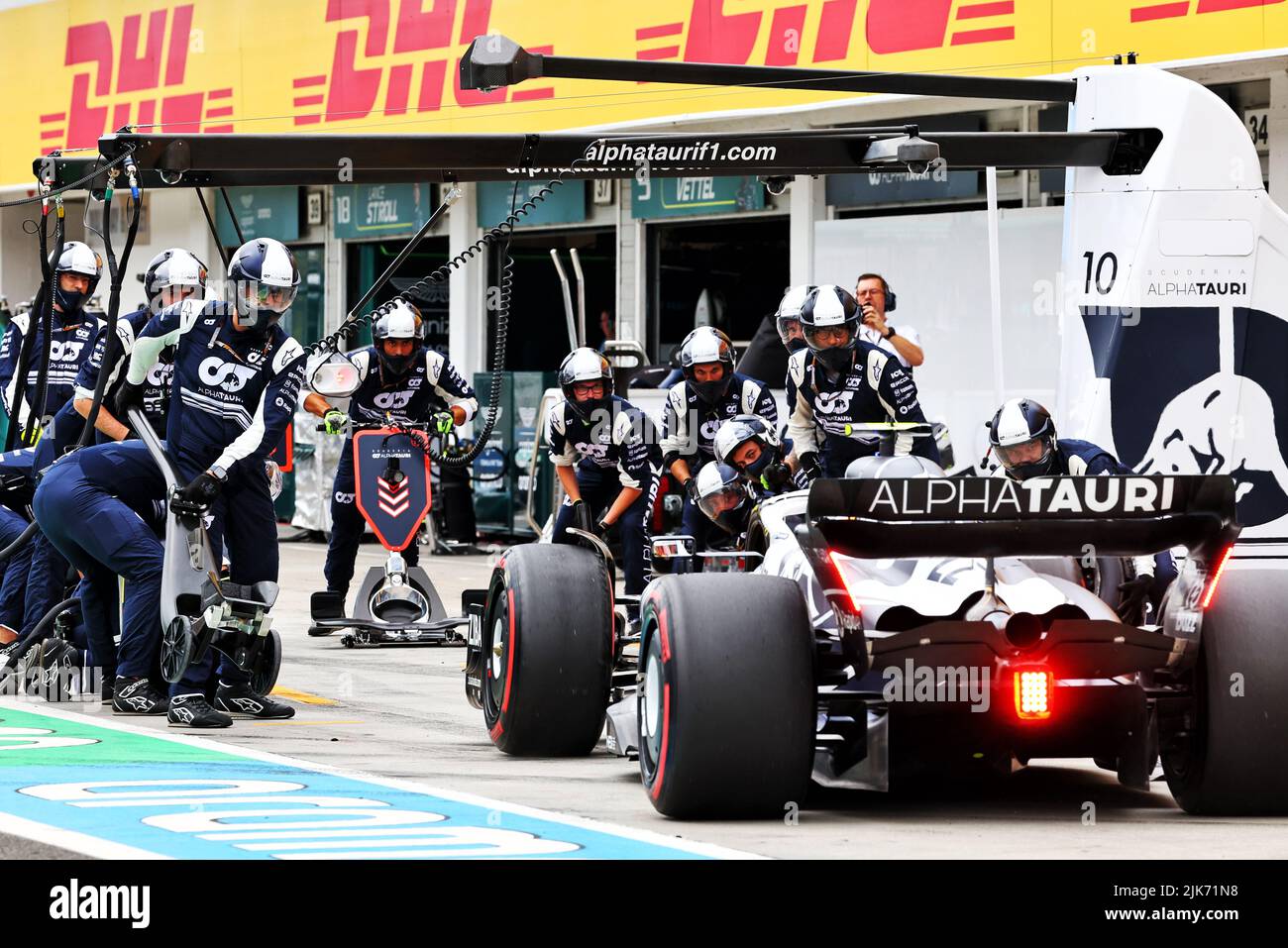 Yuki Tsunoda (JPN) AlphaTauri AT03 makes a pit stop. 31.07.2022. Formula 1 World Championship ...