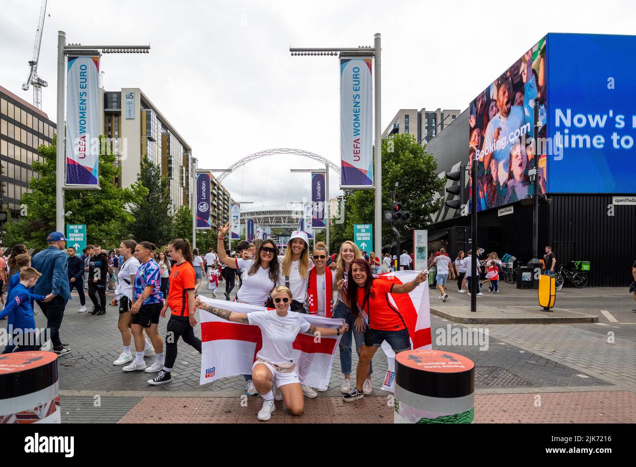 England euro final wembley 2022 hi-res stock photography and images - Alamy