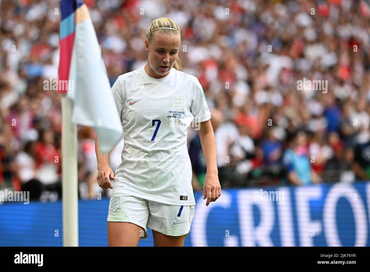 Beth mead england vs germany 2022 hi-res stock photography and images ...