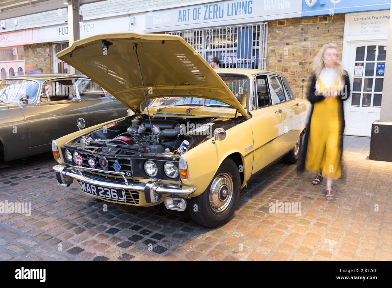 bonnet opens for ROVER 3500 at "Park it in the Market" classic car show ...