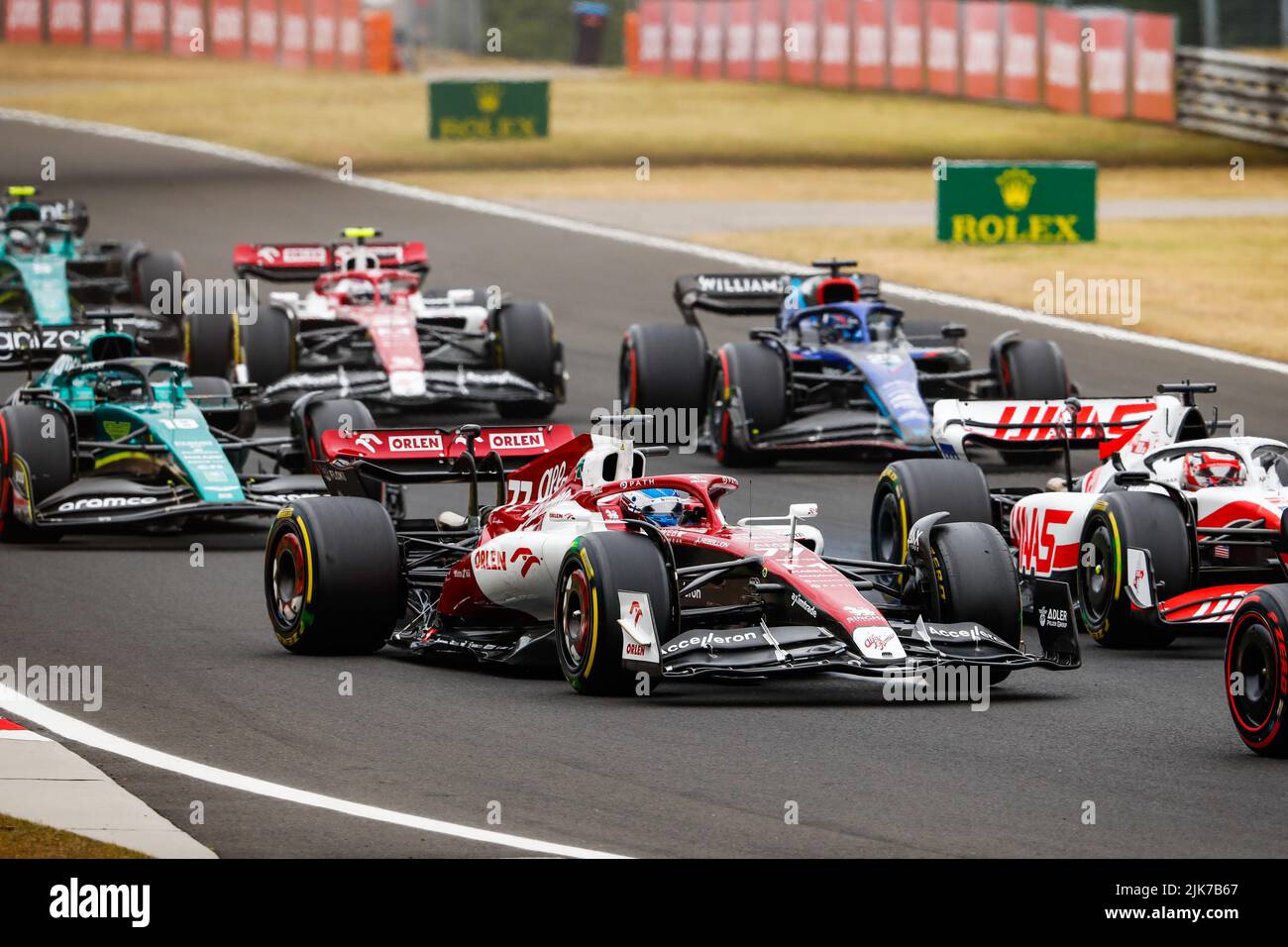 77 BOTTAS Valtteri (fin), Alfa Romeo F1 Team ORLEN C42, action start of ...