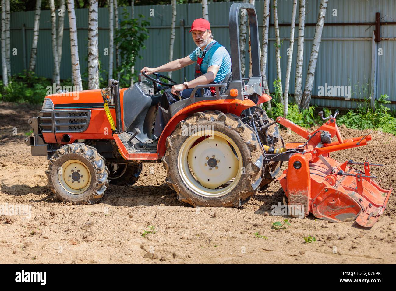 Caterpillar attachments hi-res stock photography and images - Alamy