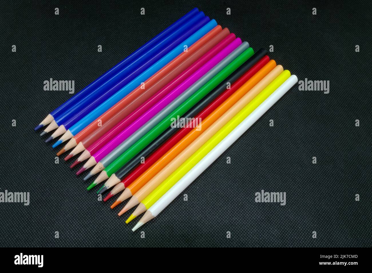 Painting and drawing: Various colored pencils neatly arranged in ...