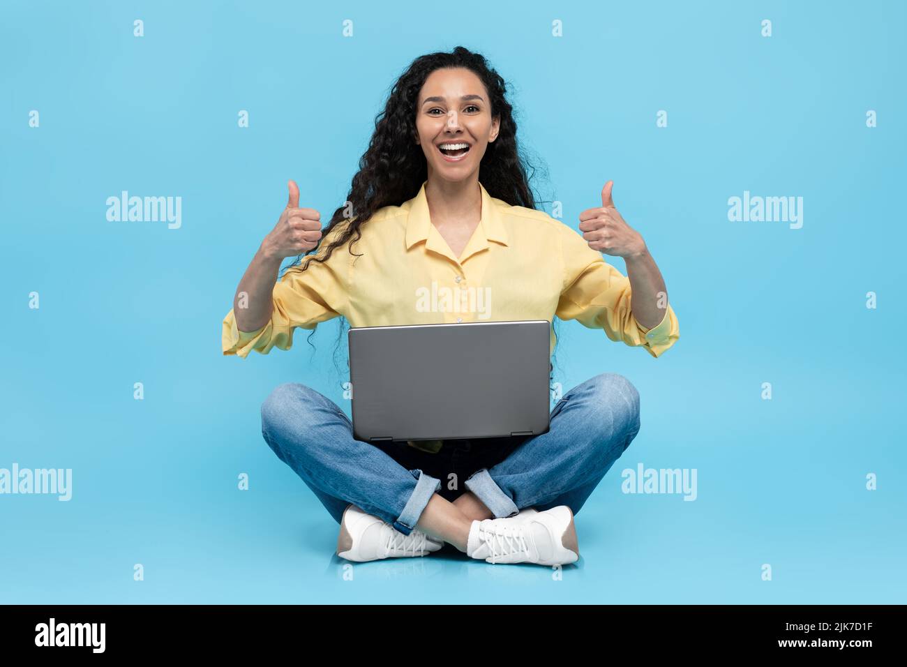 Approve technology hi-res stock photography and images - Alamy