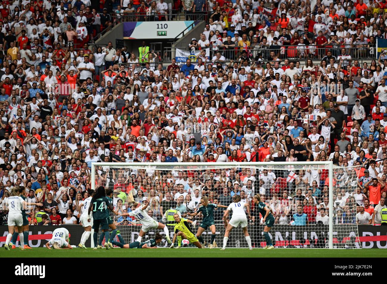 Chloe kelly goal england hi-res stock photography and images - Alamy